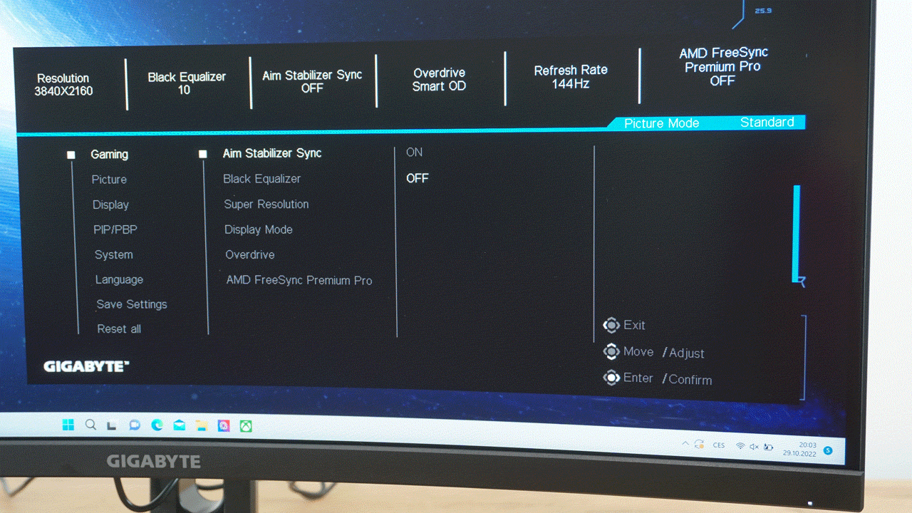 Gigabyte M32UC: 4K at 160Hz on curved 32 inches - Range of settings of ...