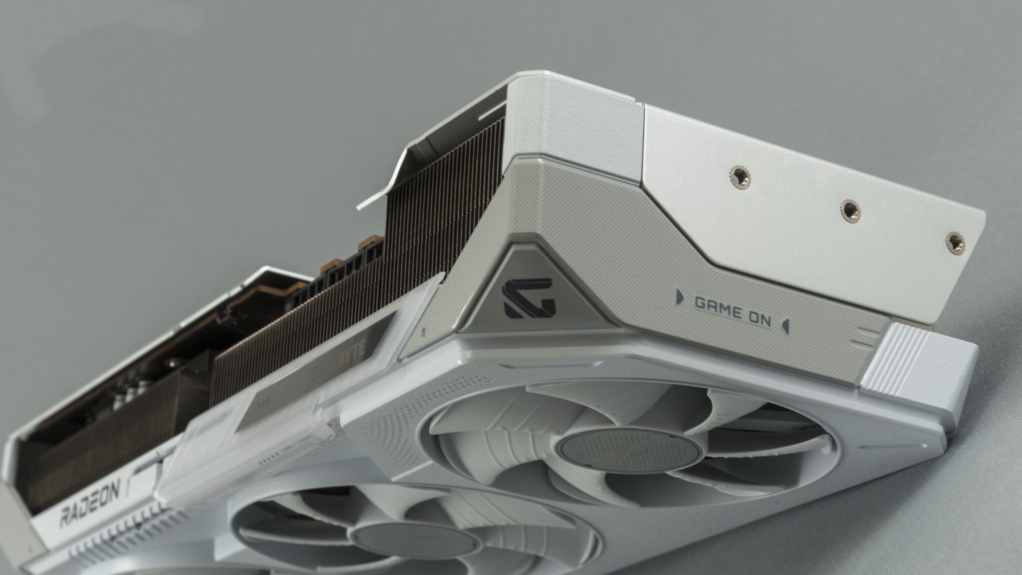 gigabyte-amd-radeon-rx-9070-xt-gaming-oc-ice-16g-gv-r907xgamingocice ...