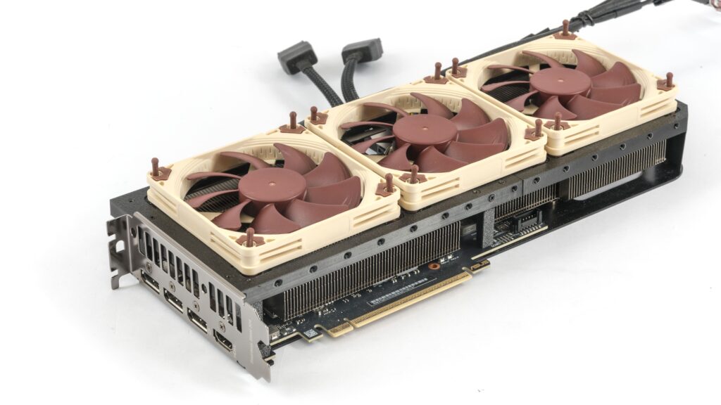 asus-prime-rtx-5070-deshroud-triple-3x-noctua-nf-a9x14-low-profile-foto ...
